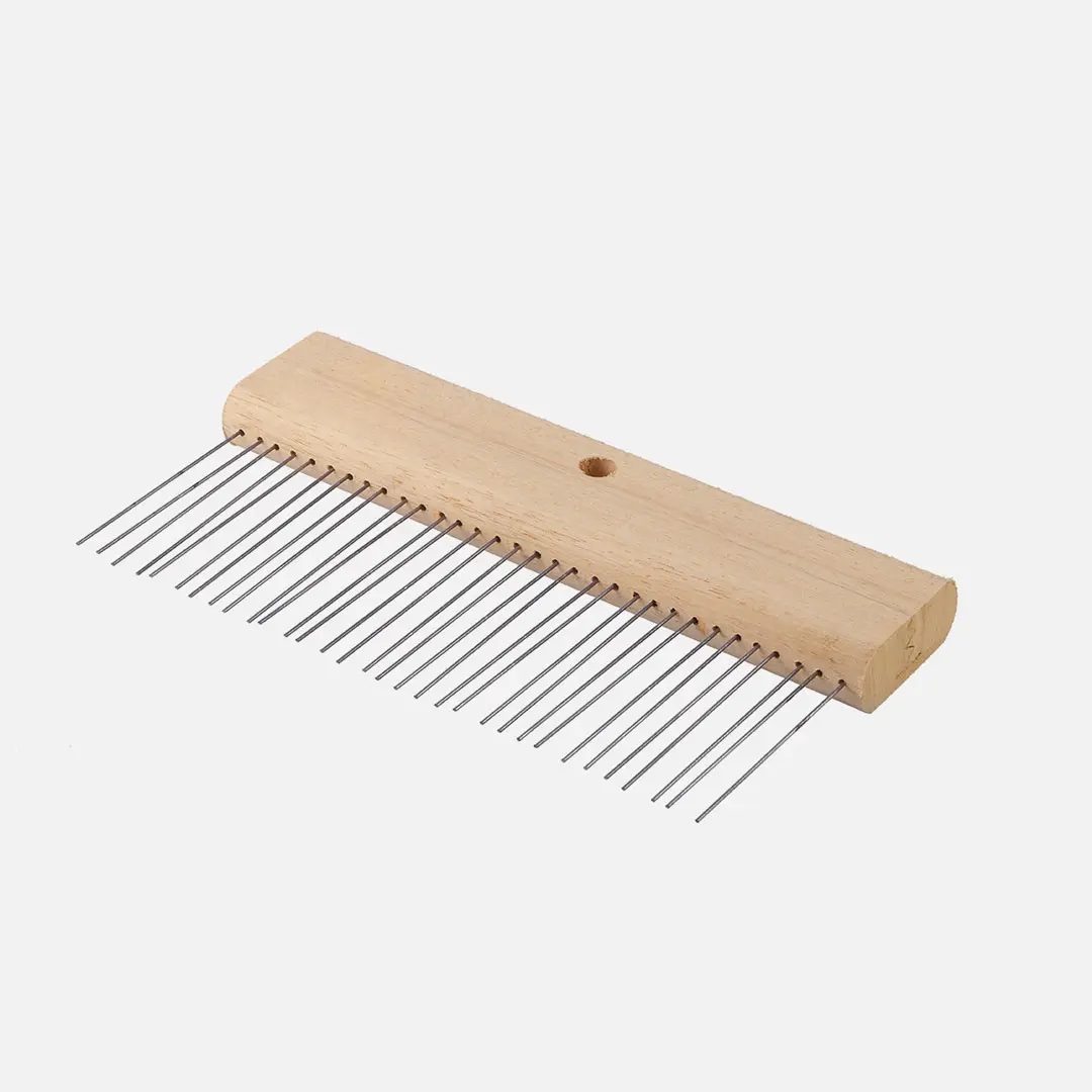 Linear scratched effect steel-toothed comb 1780